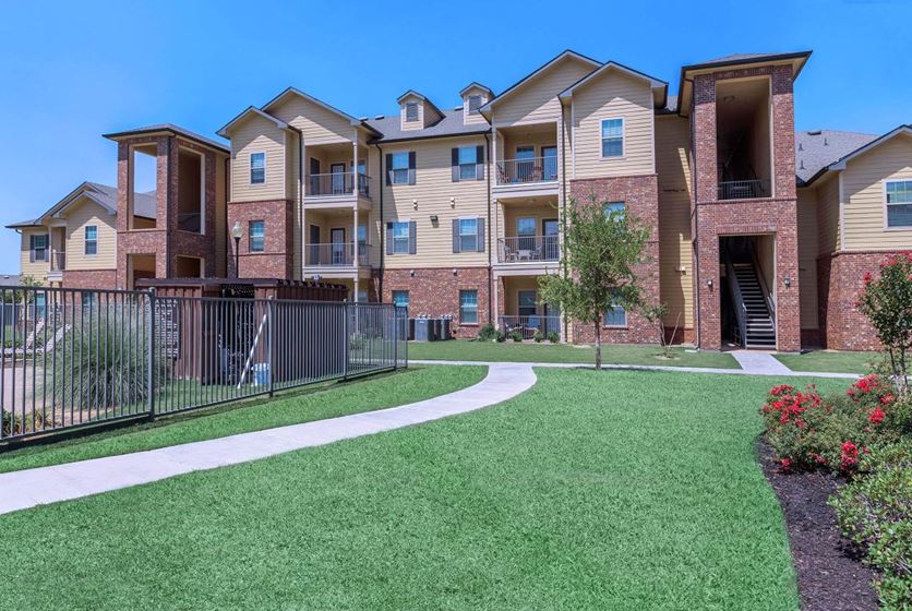 Stonebridge at Ironton in Lubbock , Texas - LBKapts.com